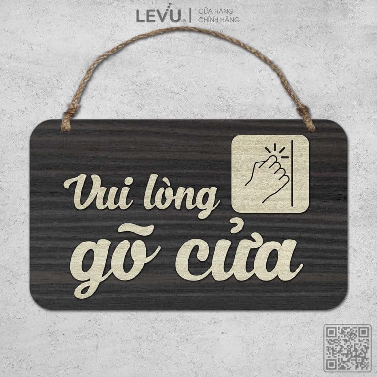 Bảng gỗ treo yêu cầu ra vào nhớ đóng cửa LEVU-BG43 • LEVUSHOP