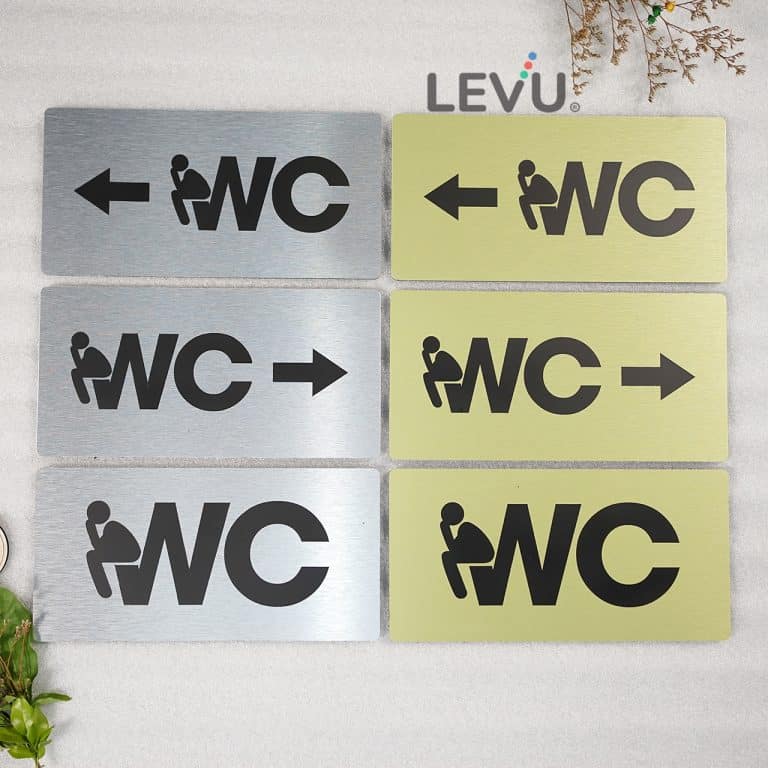 Bảng nhôm alu WC chỉ hướng đến khu vực nhà vệ sinh LEVU-ALU05 • LEVUSHOP